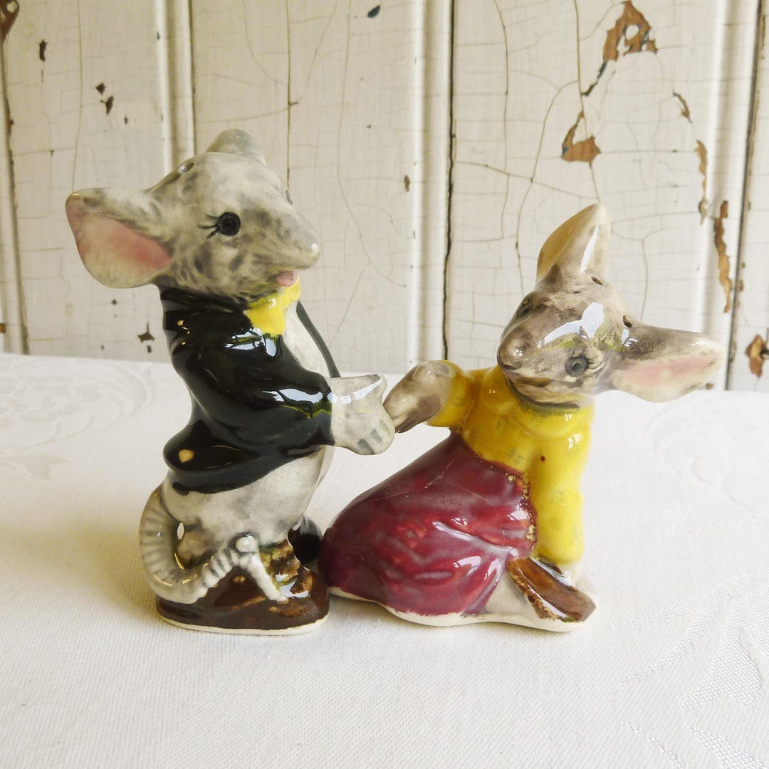 1960s Dancing Mice Salt & Pepper Shaker Set - Anthropomorphic Gray Mice ...