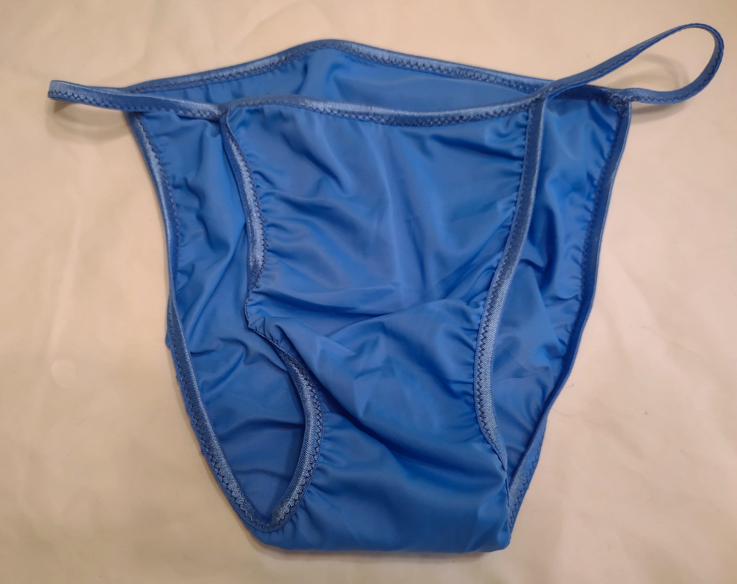 Men's String Bikini Seamless BODY Hugger Underwear Low Tight Lingerie ...