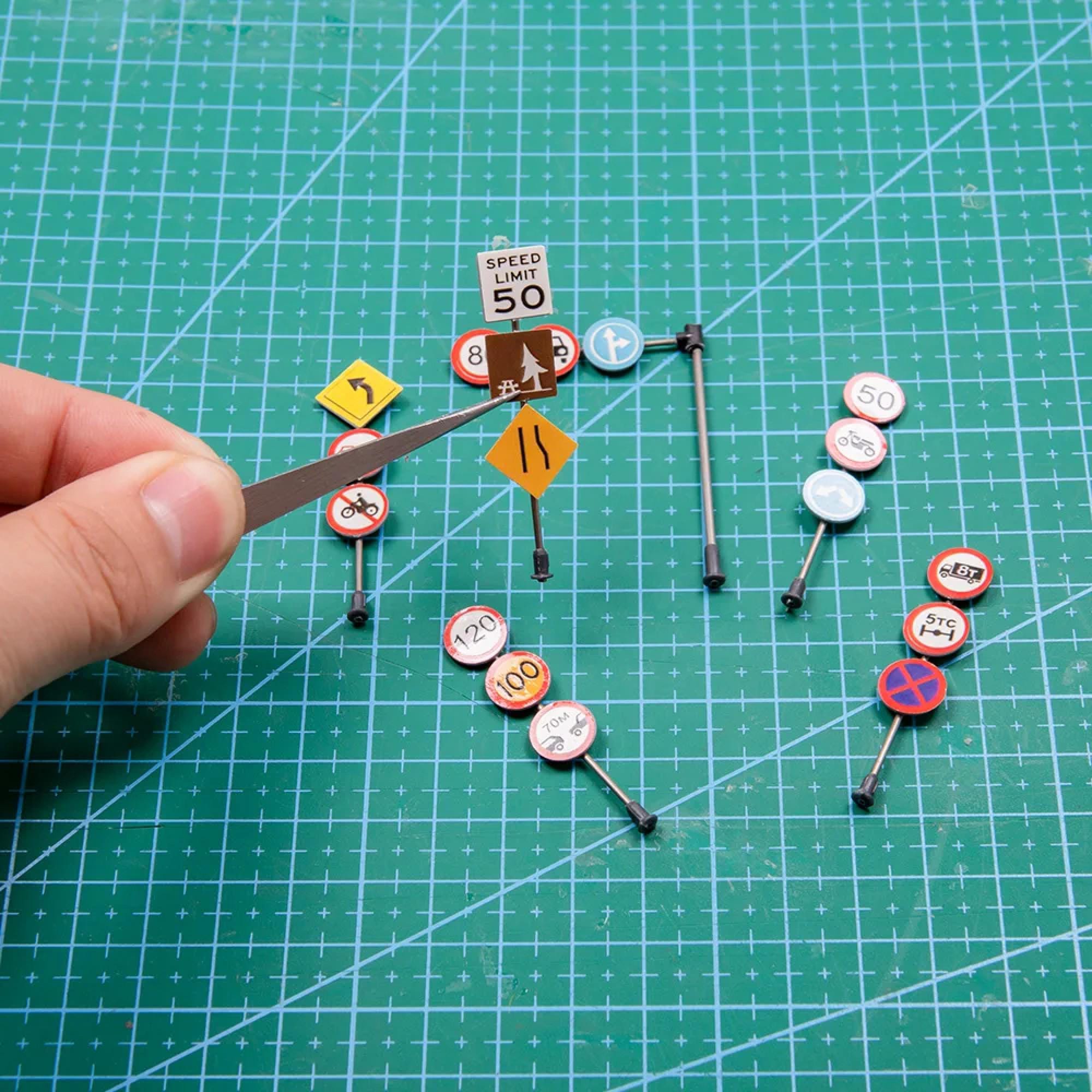 Miniature Road Sign Kit: Diorama Accessories for City Scenes - Etsy