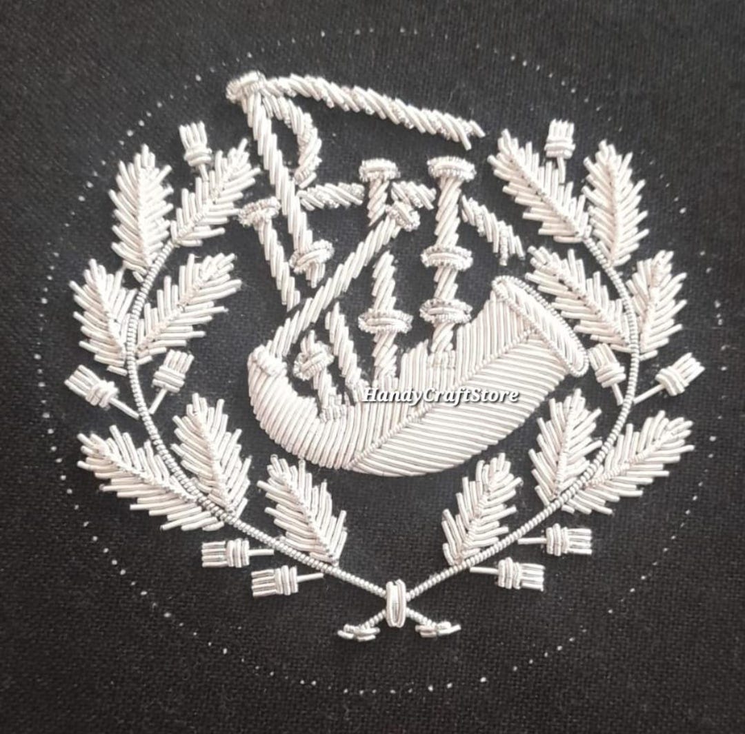 Handmade Silver Bullion Bag Pipe Crest | Embroidered Laurel Wreath ...
