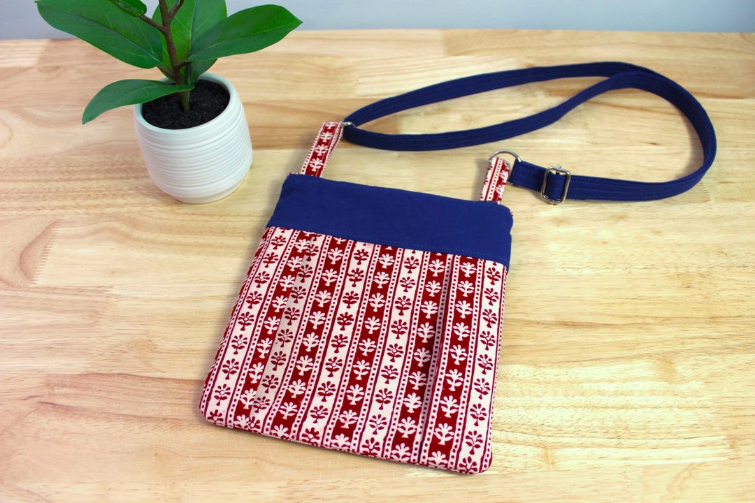 Upcycled Navy Blue, Red and Cream Small Zippered Pleated Purse - Etsy