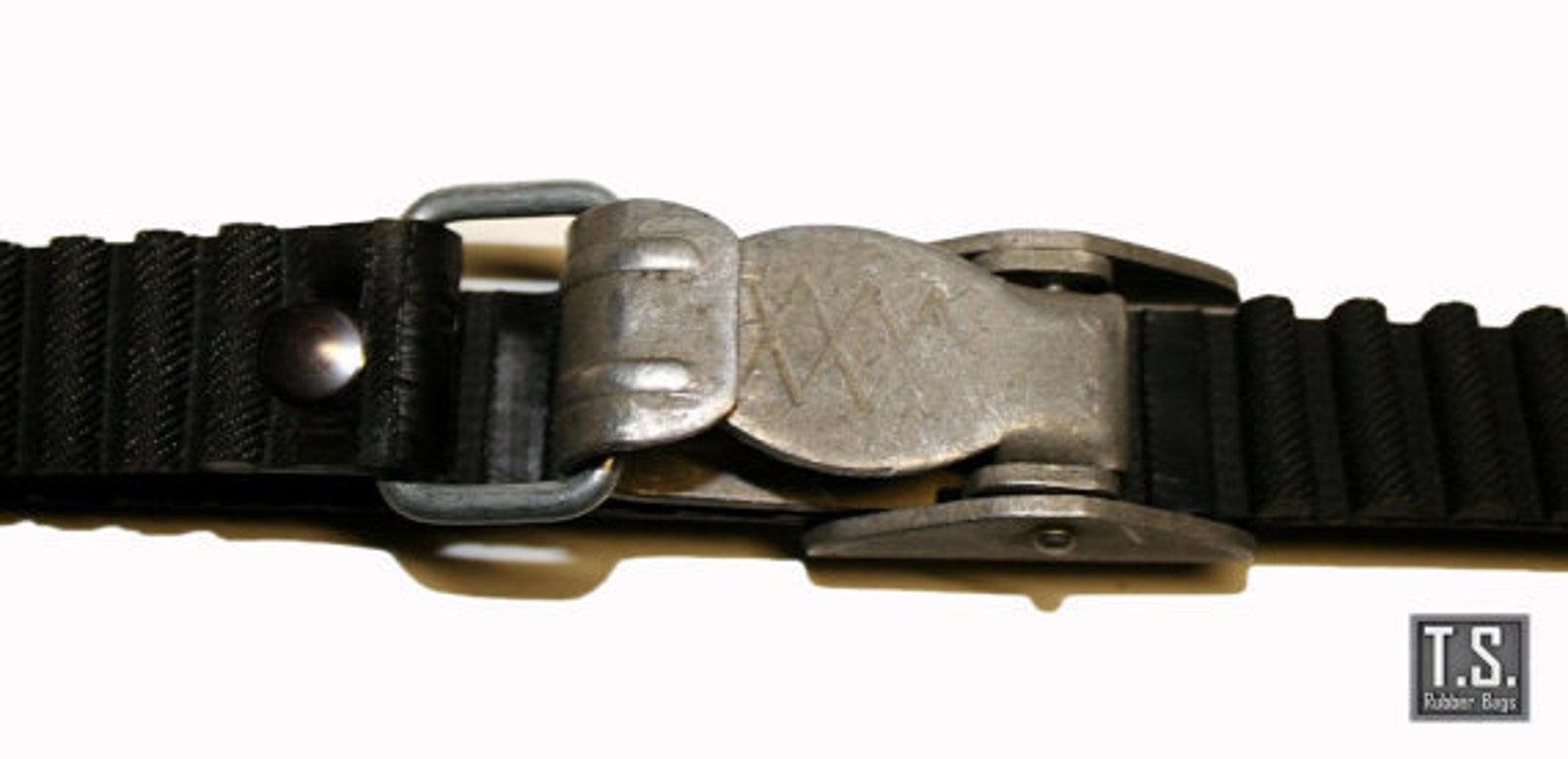 Suspenders in Groove Rubber - Etsy