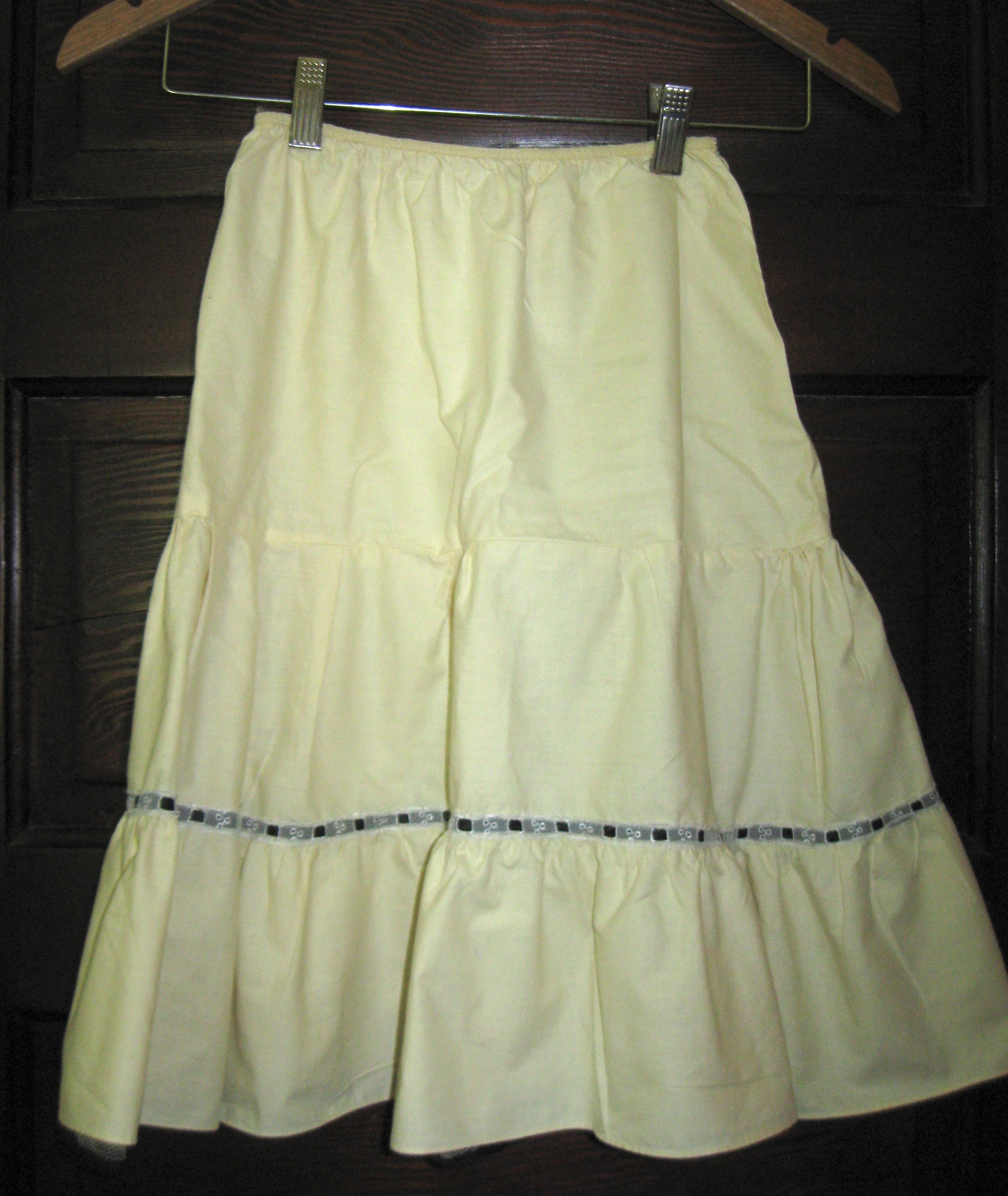 Vintage Pale Yellow Girls Half Slip Con Cinta Negra Y Net Trim Etsy