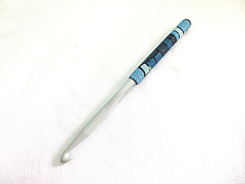 Ergonomic Crochet Hook, Blue Black Crochet Needle - Etsy