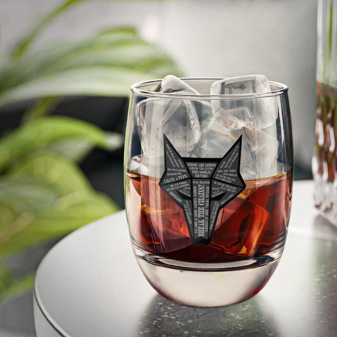 Red Rising Howler Word Art Glass - Etsy Canada