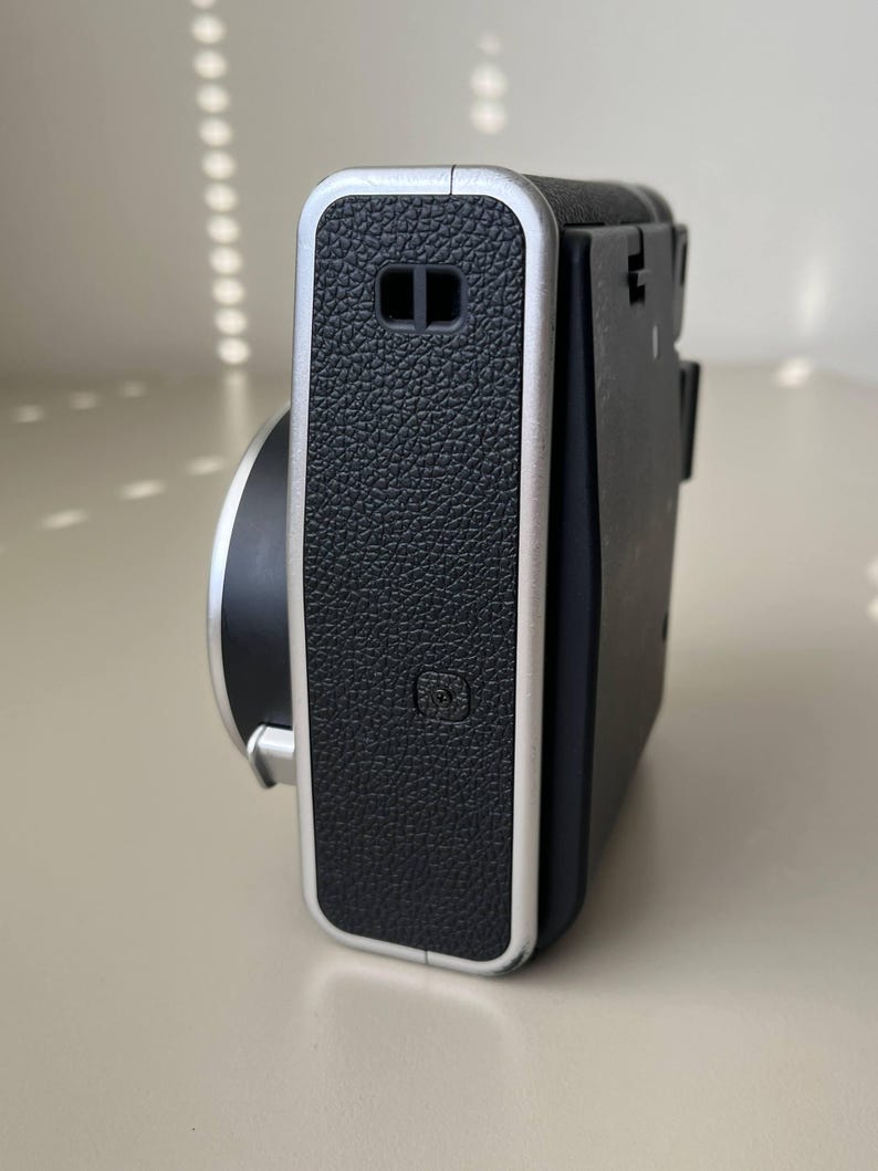 Fujifilm Instax Mini 40 Instant Camera Black Y2K Style Instant Film ...