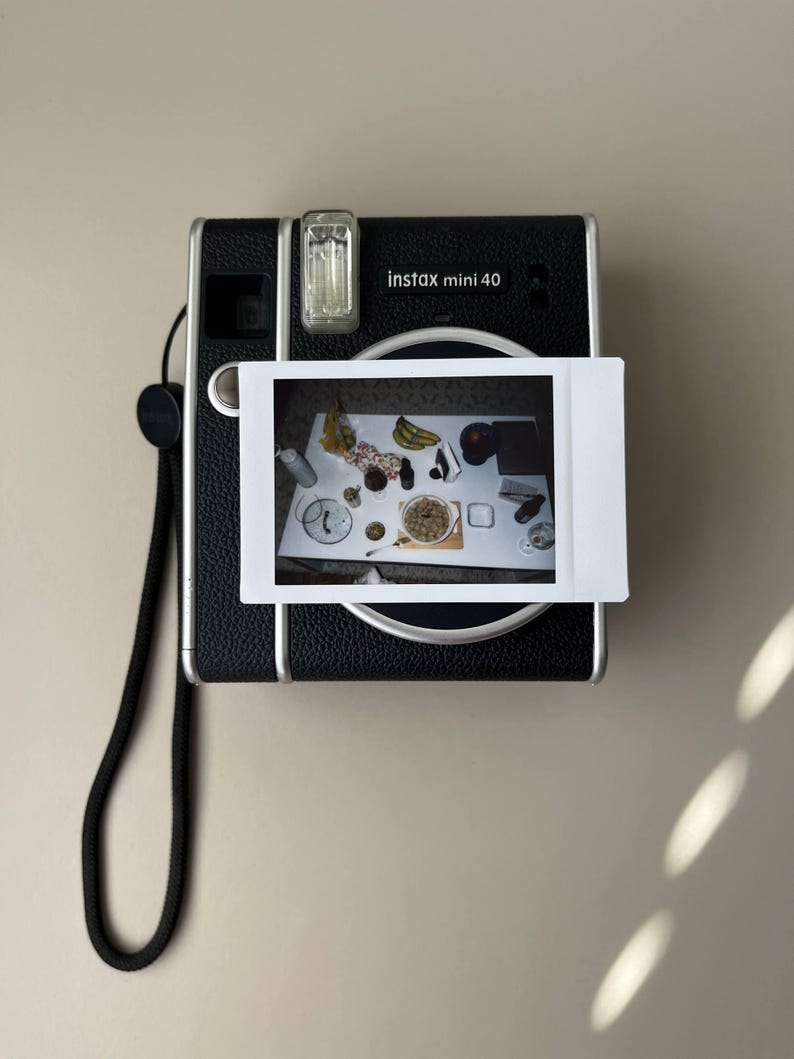 Fujifilm Instax Mini 40 Instant Camera Black Y2K Style Instant Film ...