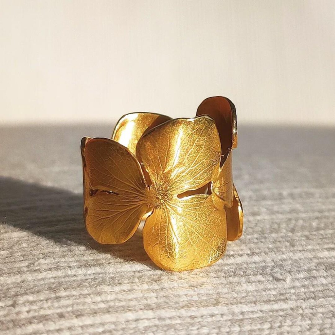 Hydrangea Ring With Preserved Natural Flowers | Handmade in Gold ...