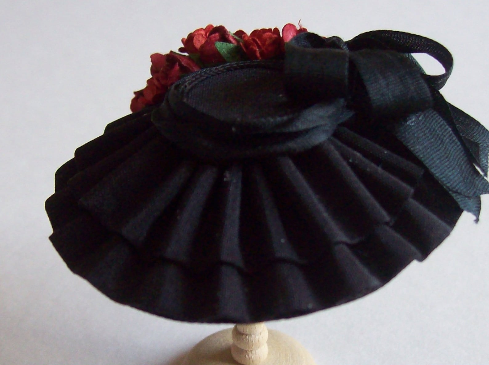 Black Silk Hat With Red Roses 1/12 Dollhouse Handmade - Etsy