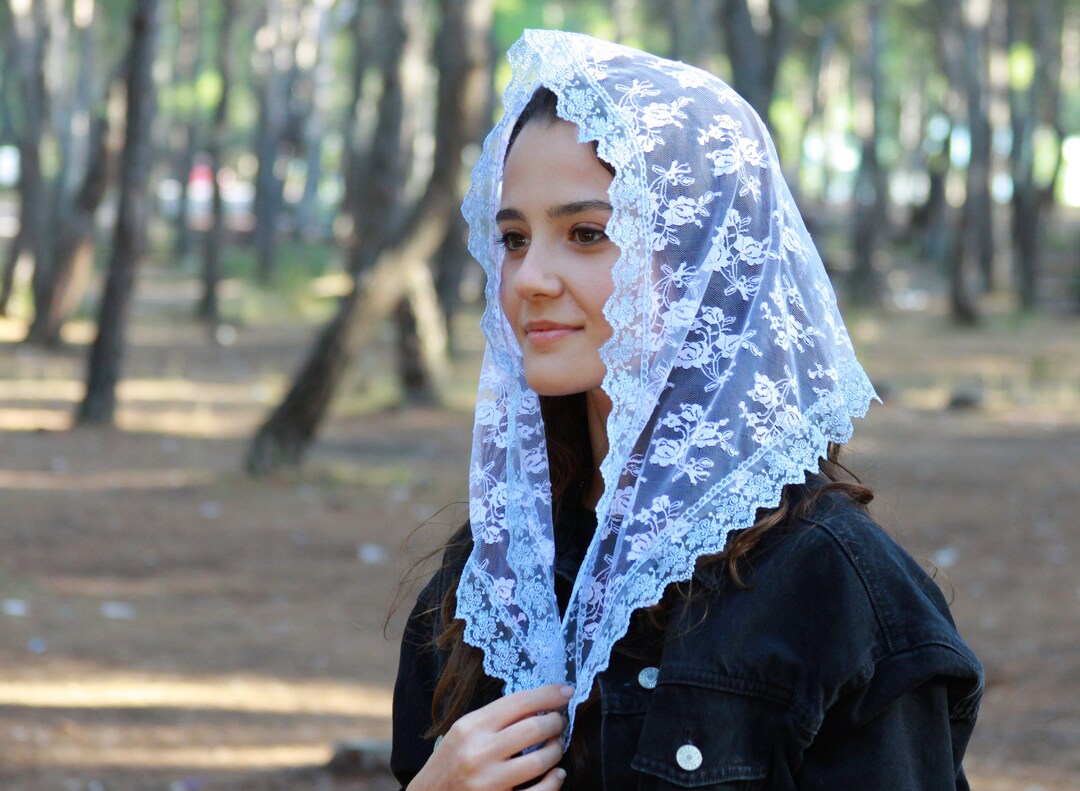 White Lace Catholic Veil for Mass With Blue Trim, Catholic Mantilla ...