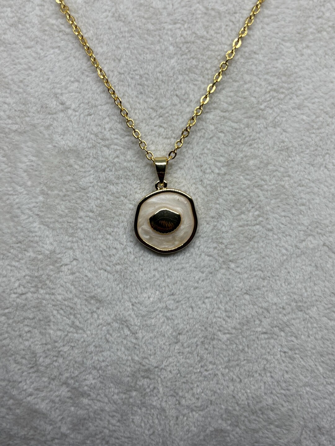 Gold Shell Necklace, Natural Mother of Pearl Pendant, Minimalist Boho ...