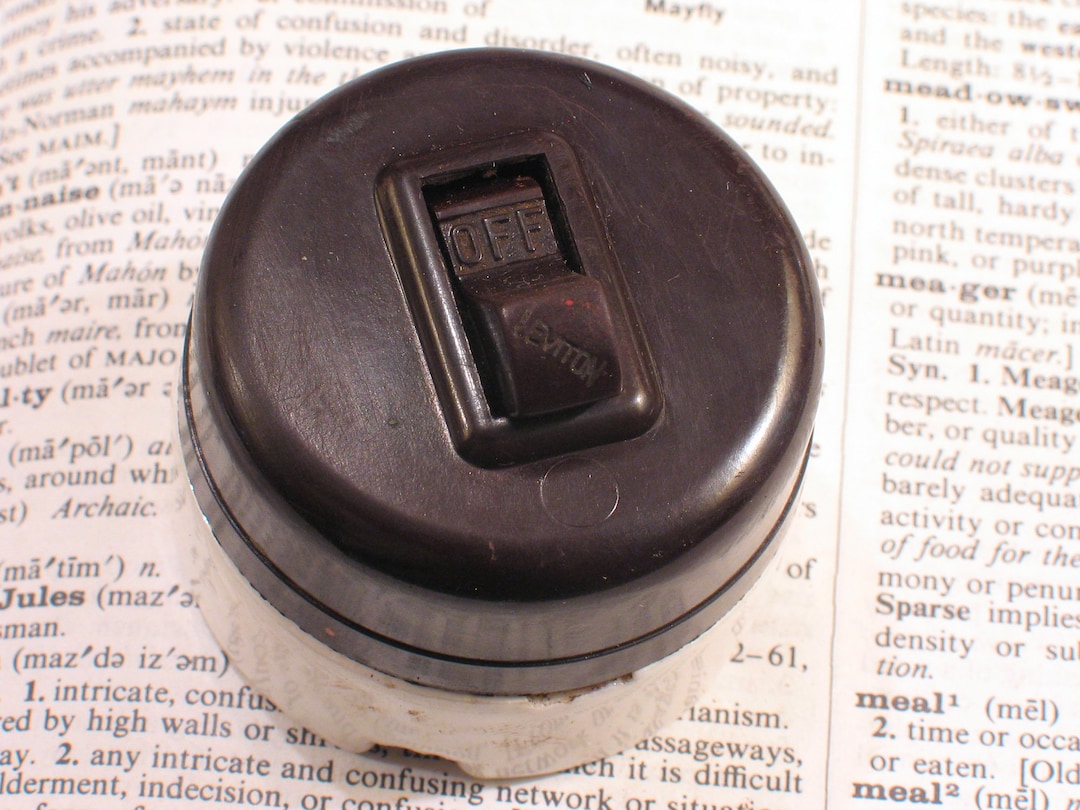 Vintage LEVITON Bakelite Light Switch W Porcelain Base - Steampunk Lamp ...