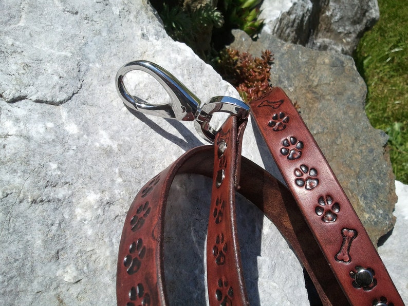 Leather Dog Leash 1x62 hand stamped with paw | Etsy
