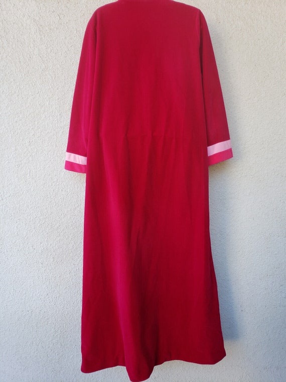 1970s Vanity Fair VELOUR ROBE in Red with Colorblock … - Gem