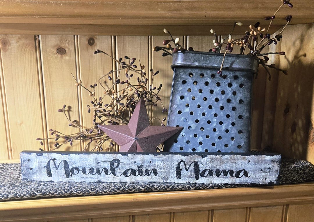 Distressed Wood Mountain Mama Sign: Rustic Farmhouse Decor - Etsy