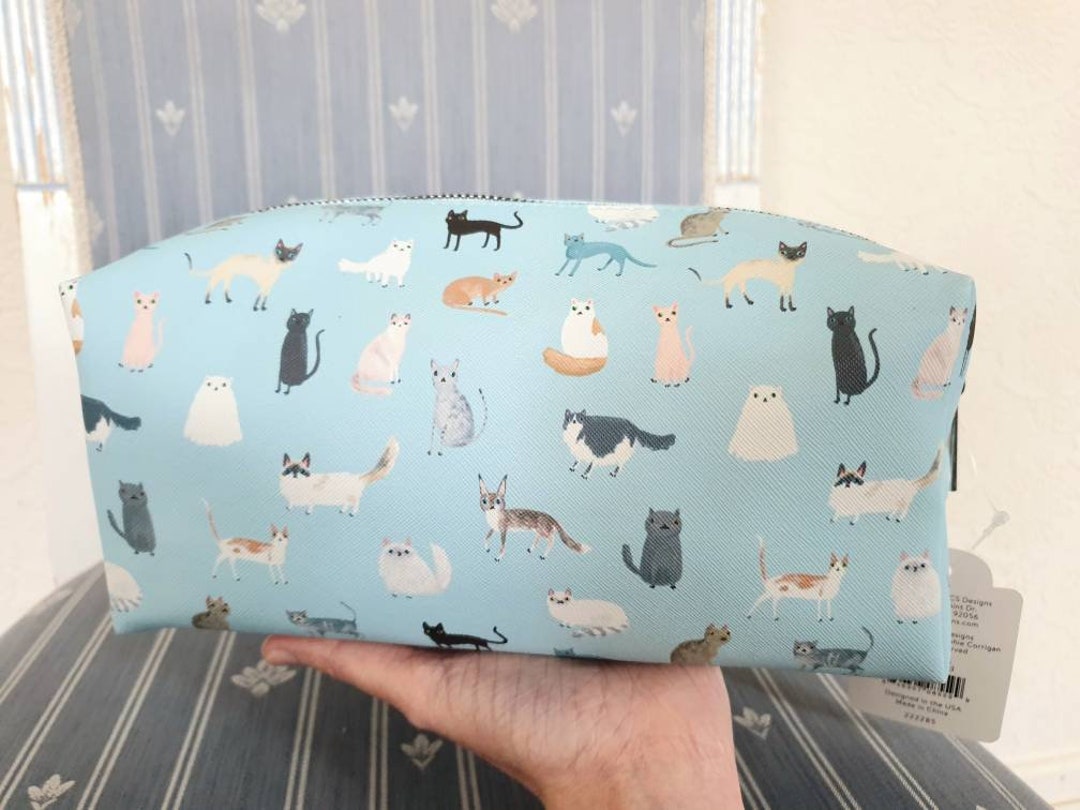 Quirky Cats Loaf Cosmetic Case - Cute Cat Zipped Blue Vanity Pouch ...