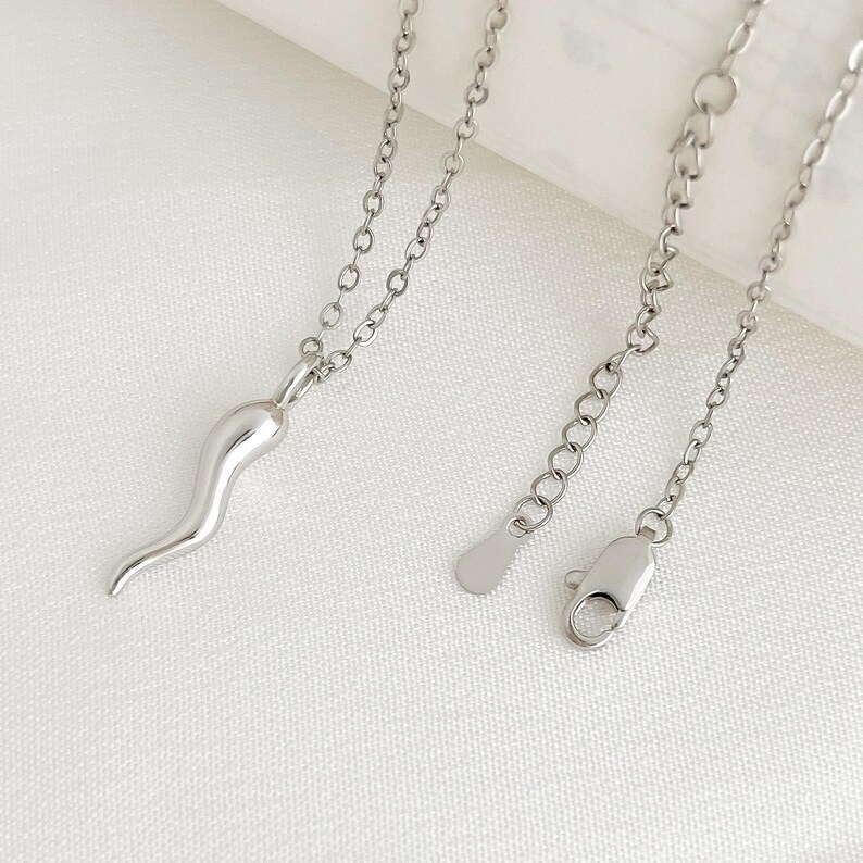 Italian Horn Necklace, Gold Italian Cornicello Jewelry, Dainty Horn ...