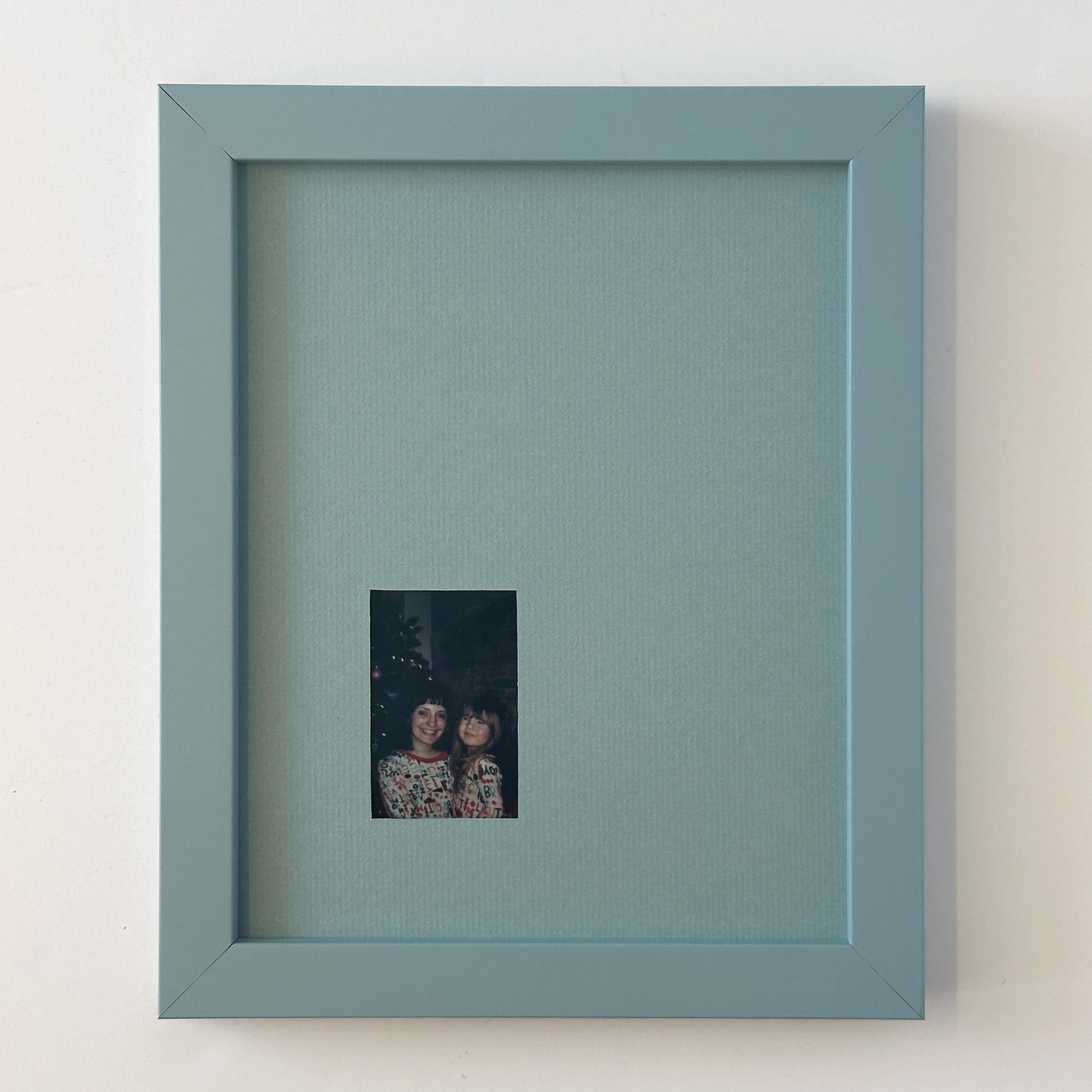 Monochromatic Photo Frame: Modern Colorful Off-center Wall Decor (8x10 ...