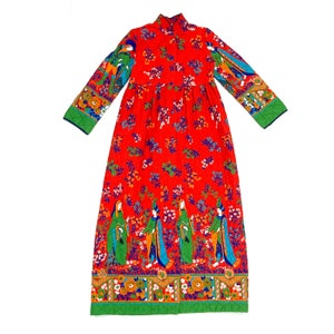 Neiman Marcus Quilted Robe - Renaissance Border Print Vintage 1960's ...