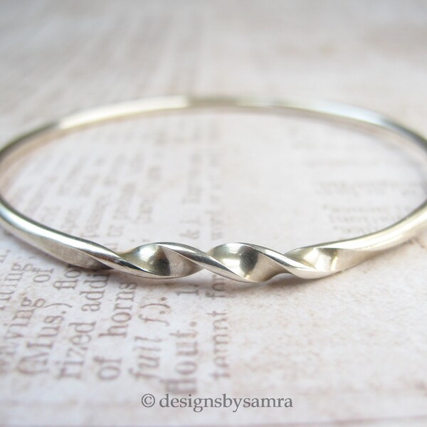 Mobius Bangle - Etsy