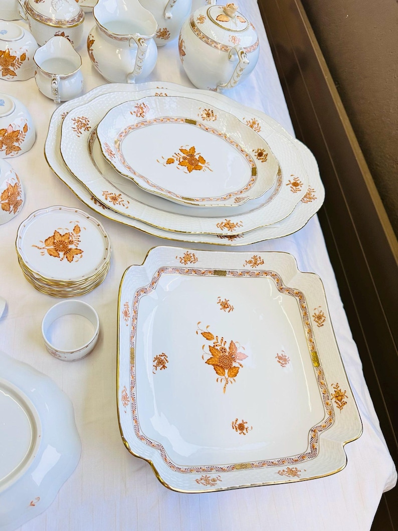 Servizio da tavola marrone Herend Apponyi da 98 pezzi per 12 persone ...