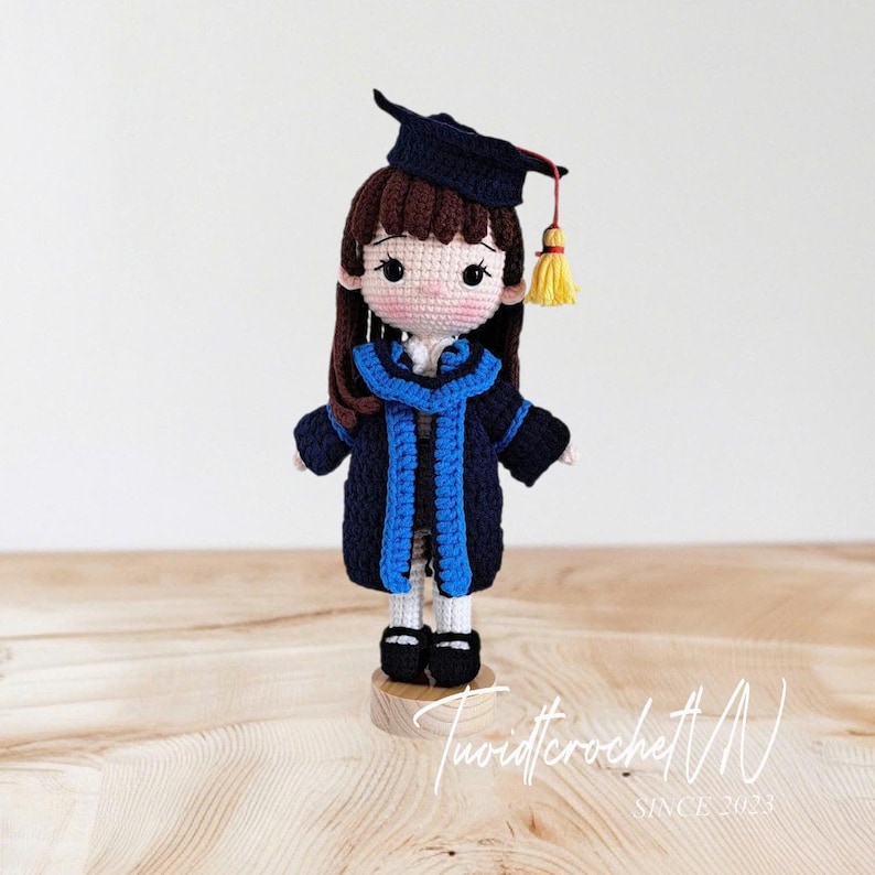 Graduation Girl Crochet Pattern, Amigurumi Graduated Pattern, PDF in ...