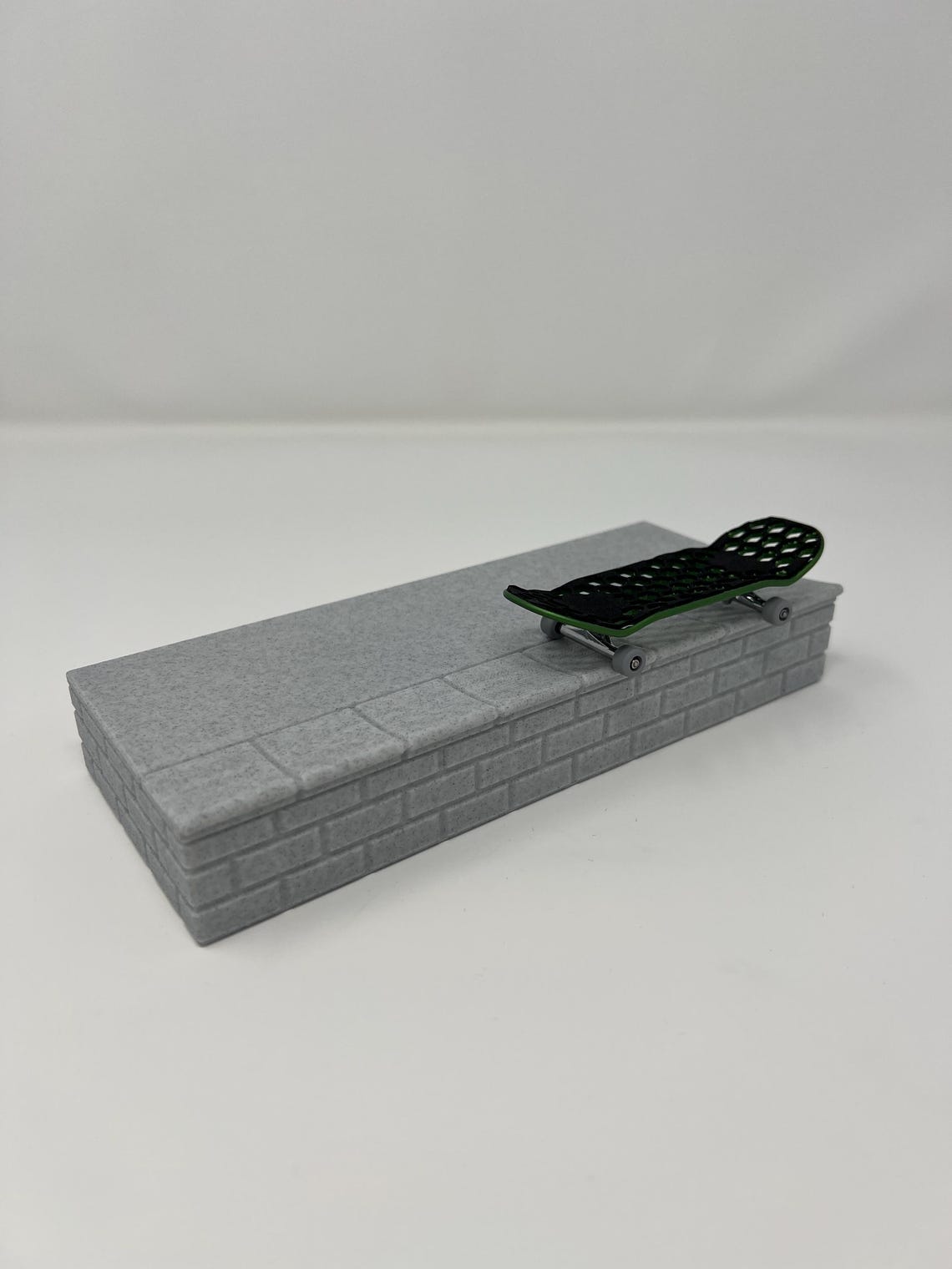 Fingerboard Manual Pad With Pool Coping | 3D Printed Fingerboard ...