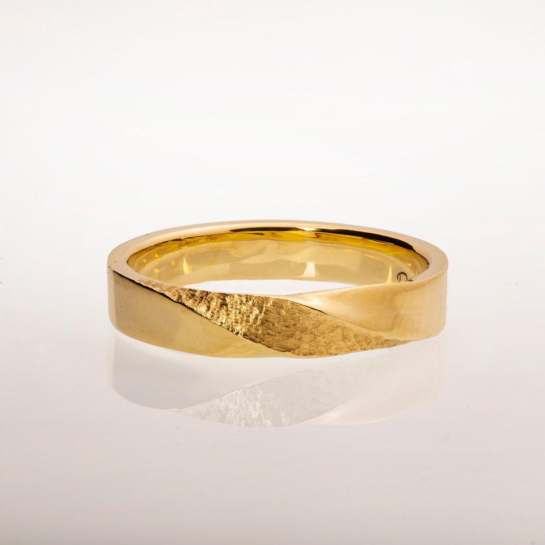Mobius Ring, Wedding Ring , Hammered Mobius Ring, Wedding Band, Twisted ...