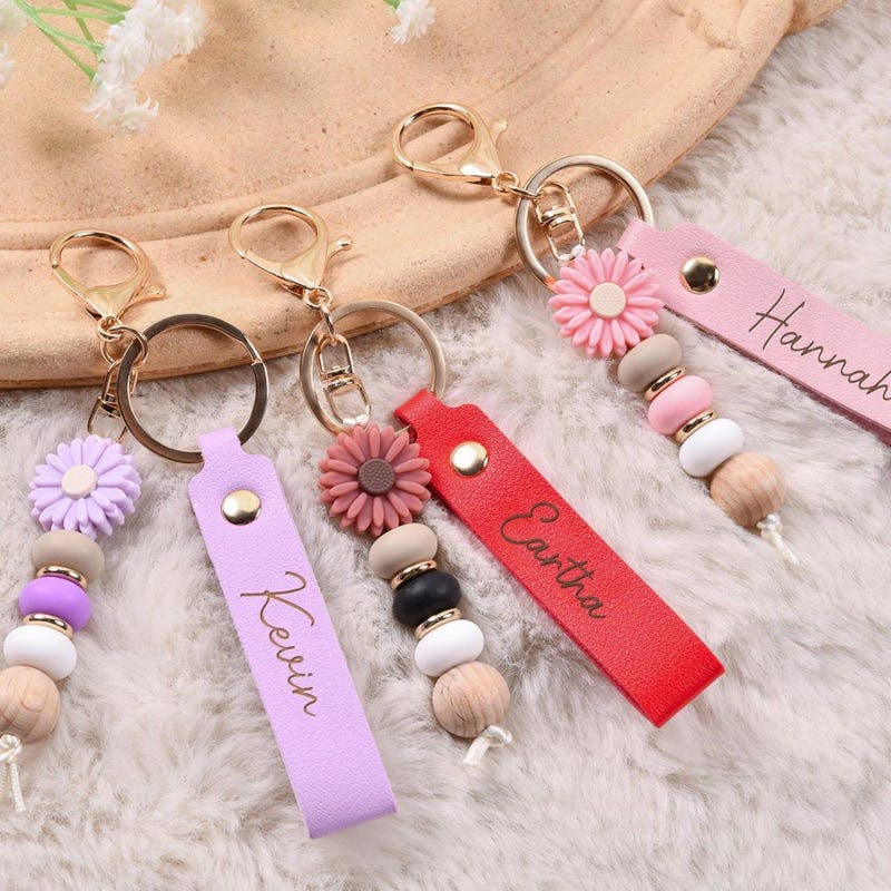 Daisy Keychain - Etsy