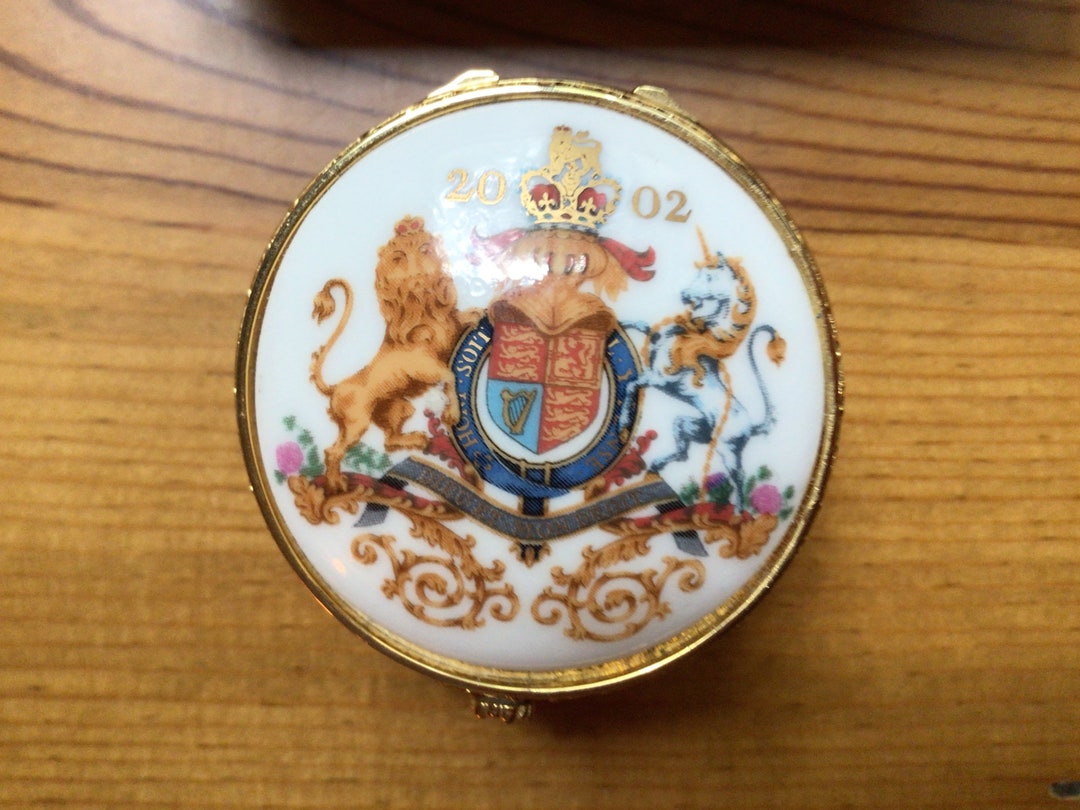 The Royal Collection English Fine Bone China 2002 Golden Jubilee ...