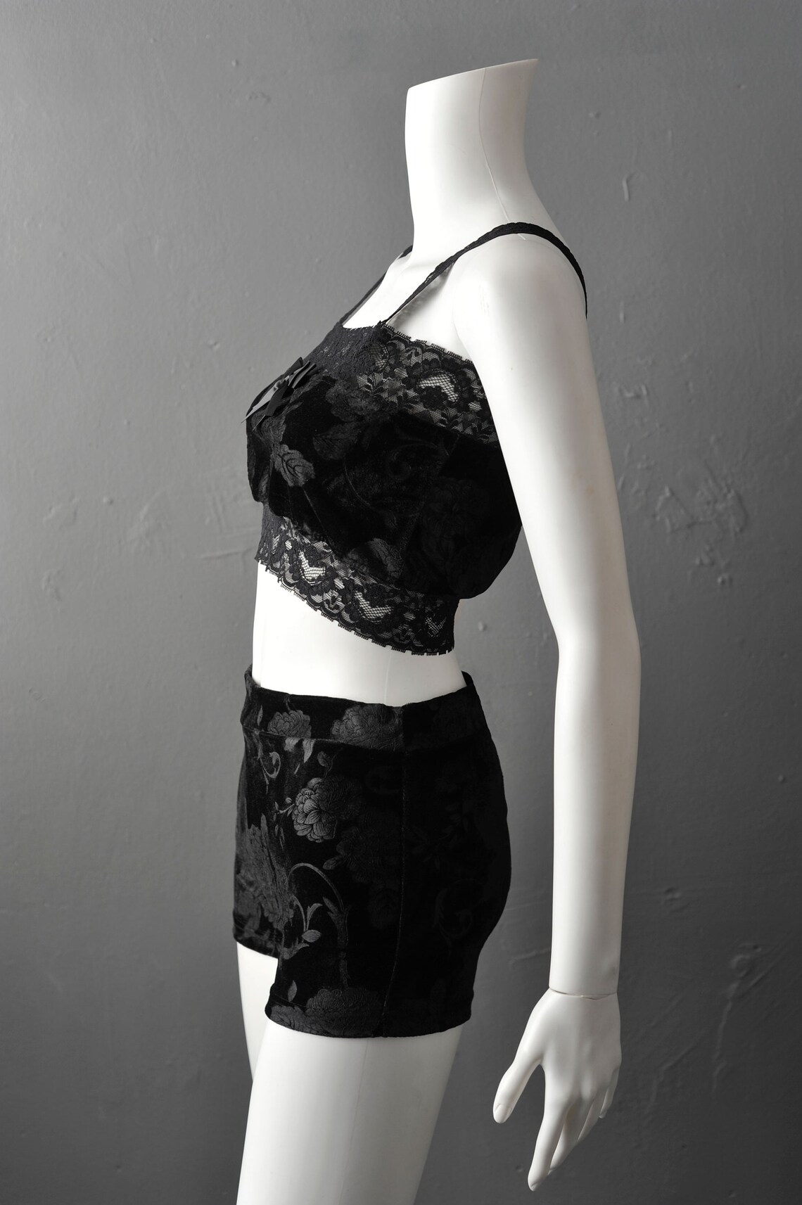 Gothic Rose Velvet Shorts, Goth Stretch Hotpants, up to Plus Size - Etsy