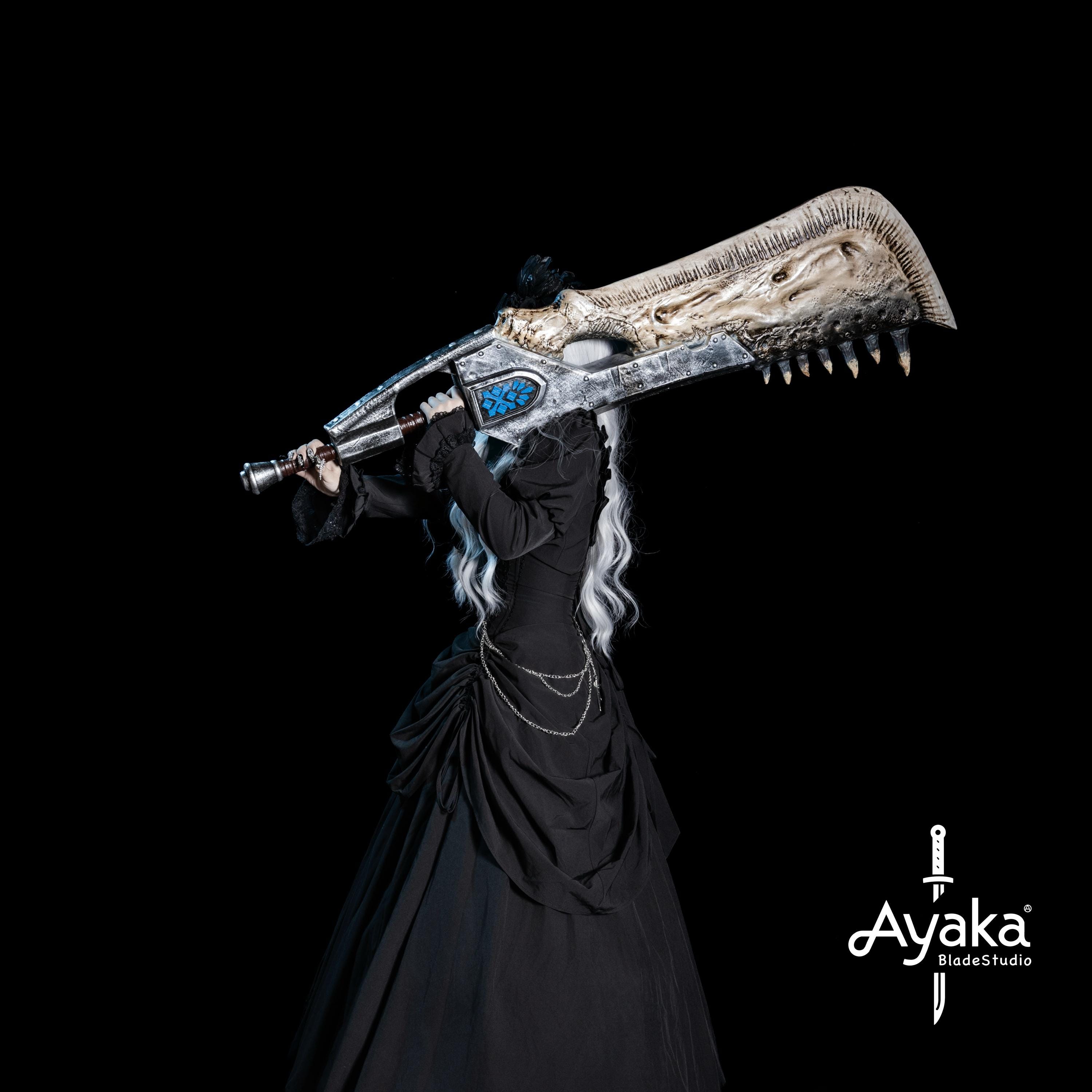 Life Size Replica of the Giant Jawblade From MHW, Monster Hunter World ...
