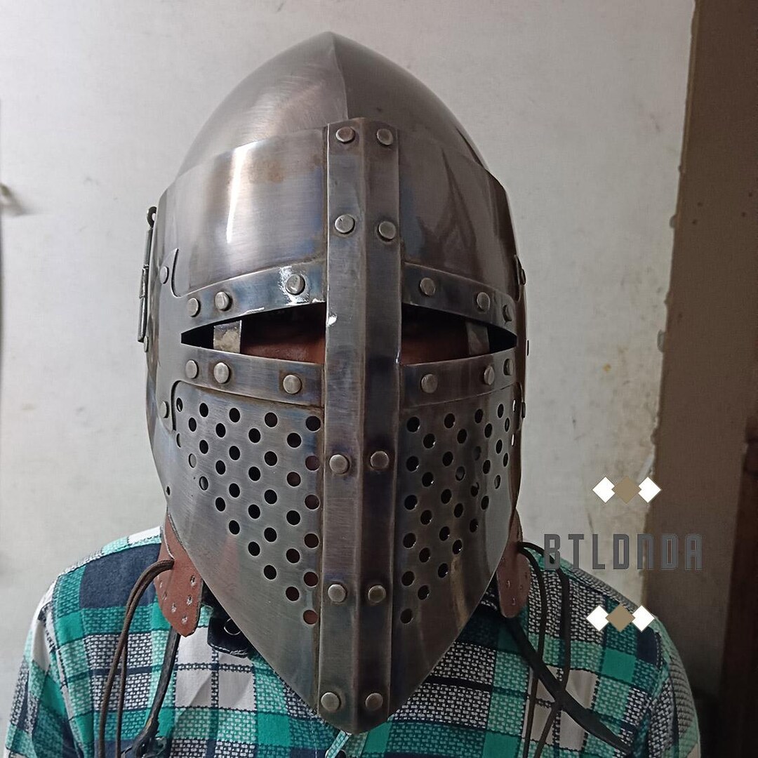 Medieval Bascinet Knight Helmet: Buhurt Battle Armor, Adjustable Fit ...