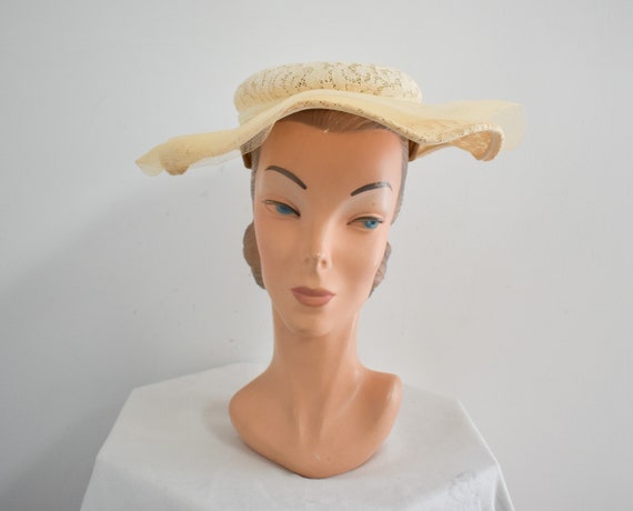 1940s/50s Cream Lace Ruffled Edge Hat - Gem