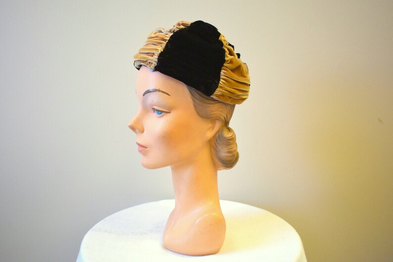 1950s Del Bene Ruched Velvet Hat - Etsy