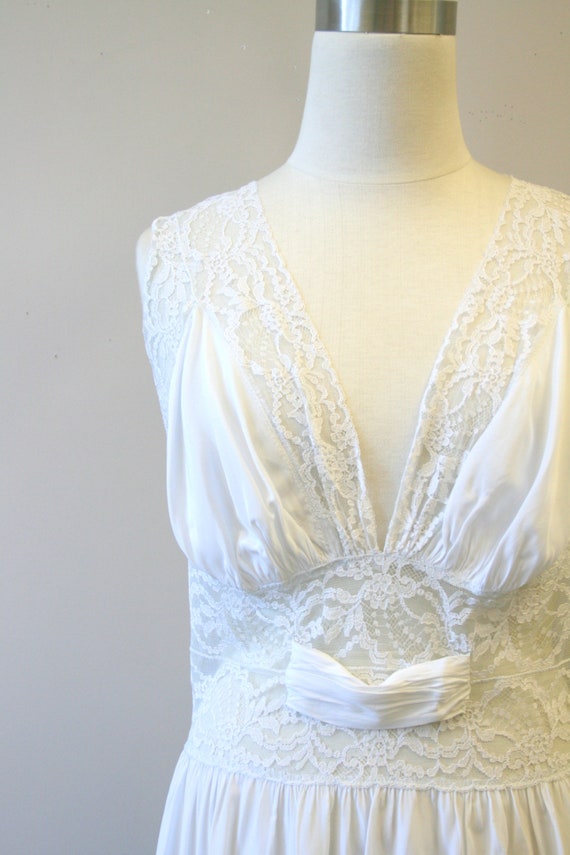 1940s Icy Pale Gray Lacy Night Gown - Gem