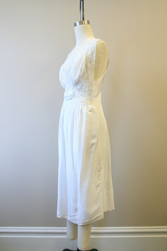 1940s Icy Pale Gray Lacy Night Gown - Gem
