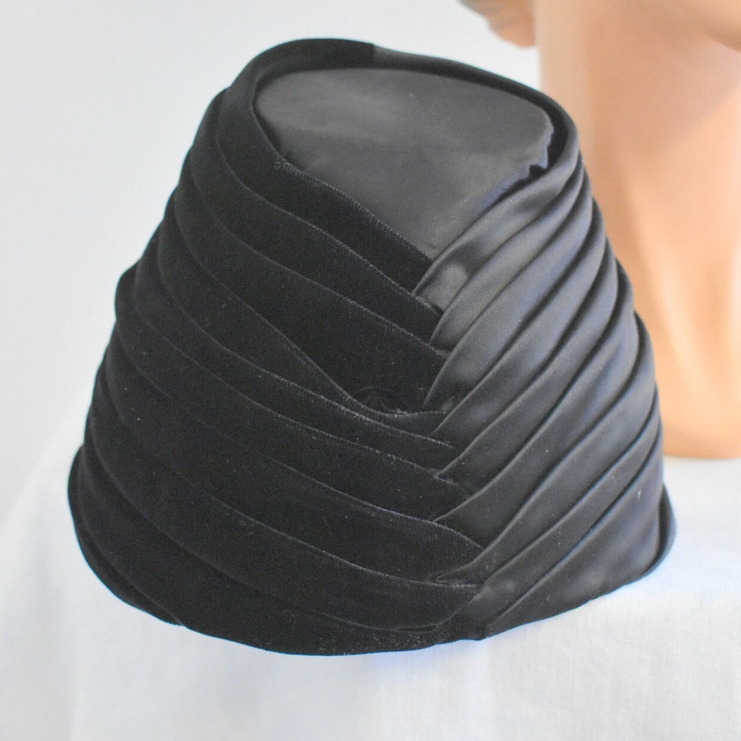1950s Black Satin and Velvet Pleated Toque - Etsy