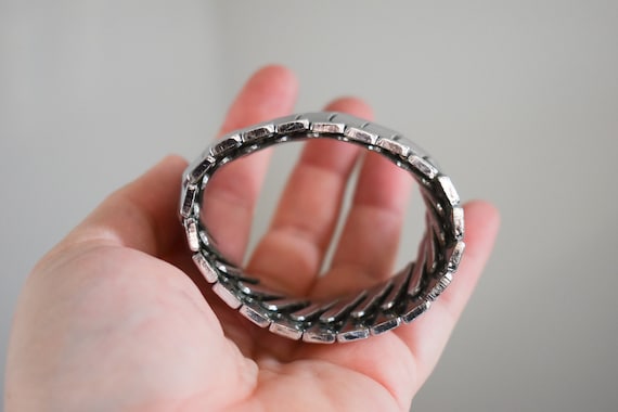 1960s Wide Silver Expandable Bracelet - Gem
