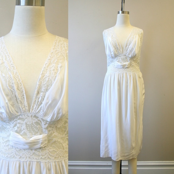 1940s Icy Pale Gray Lacy Night Gown - Gem