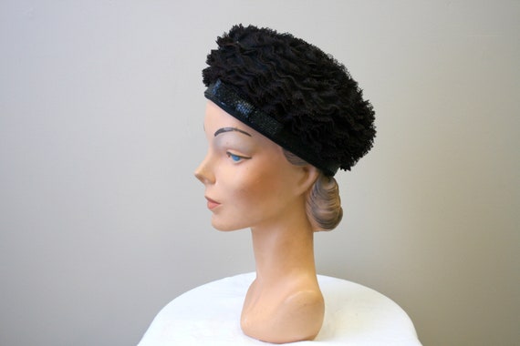 1960s Quaker-Maid Black Lace Ruffle Hat - Gem