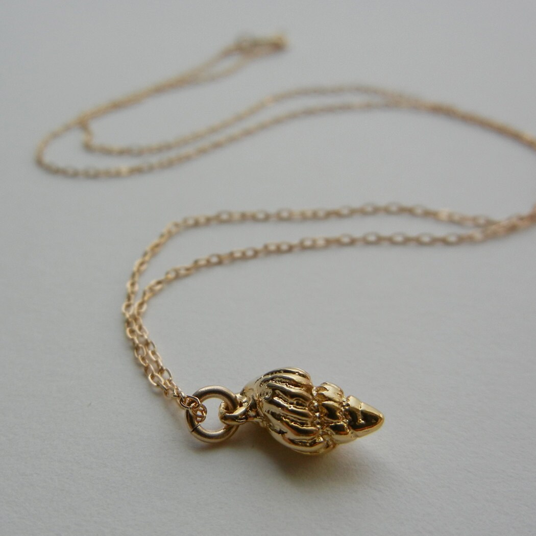 Tiny Shell Necklace (gold) - Etsy
