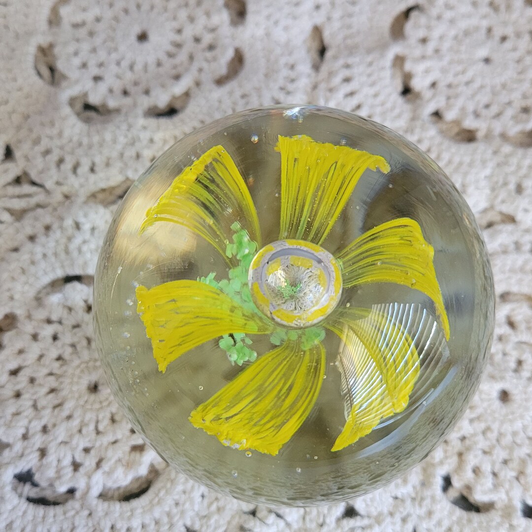 Art Glass Paperweight / Blown Lead Crystal / Controlled - Etsy