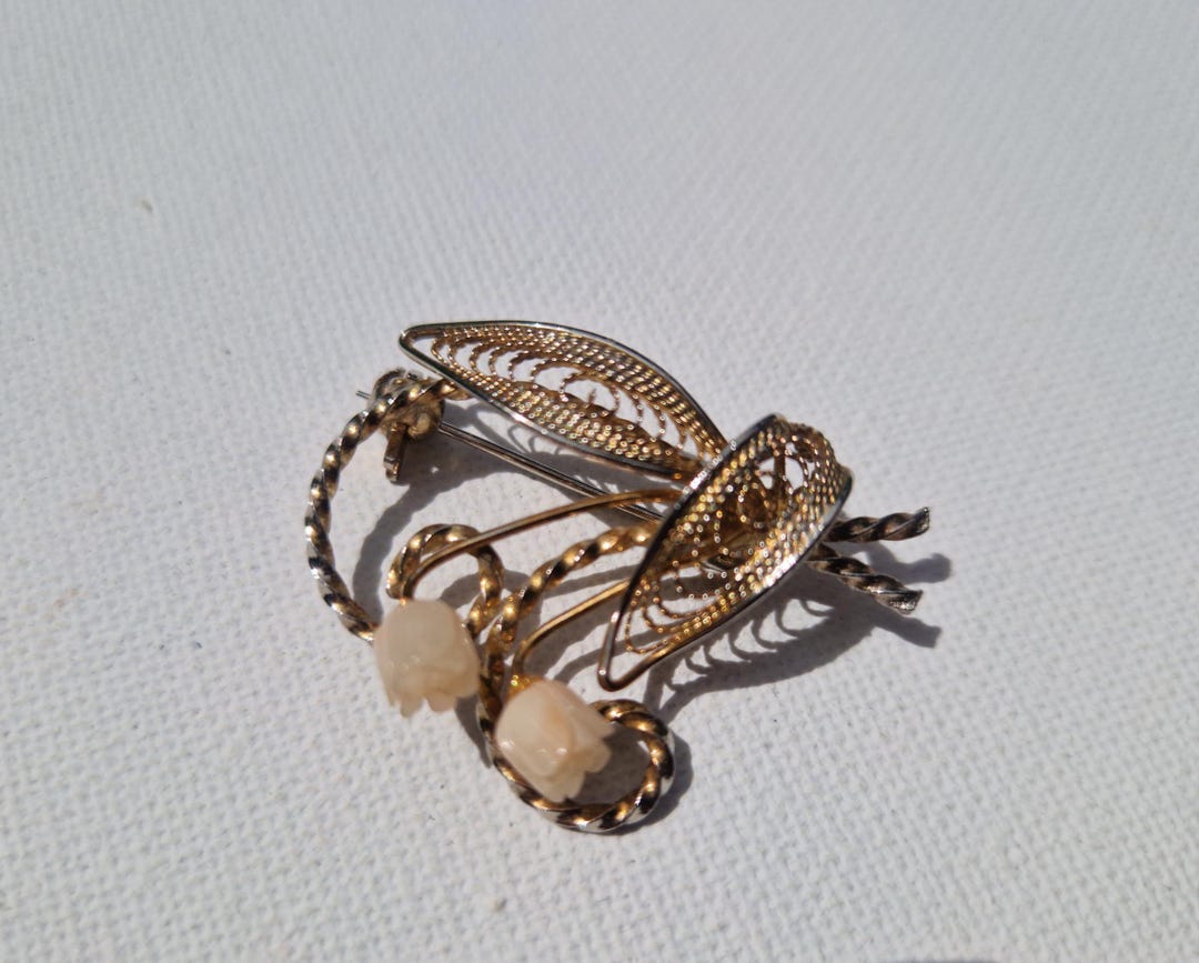 Vintage Filigree Floral Brooch – Gold Tone With Carved Rosebuds ...
