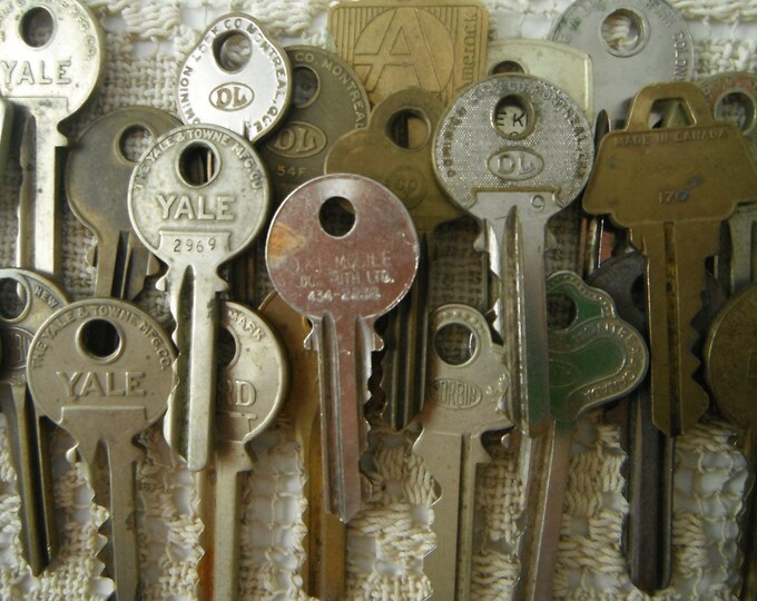 Vintage Keys Bulk Keys Destash Craft Supplies Mixed Media - Etsy