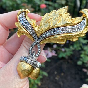 Avon Elegant Acorn Brooch, Ca. 1994 - Etsy