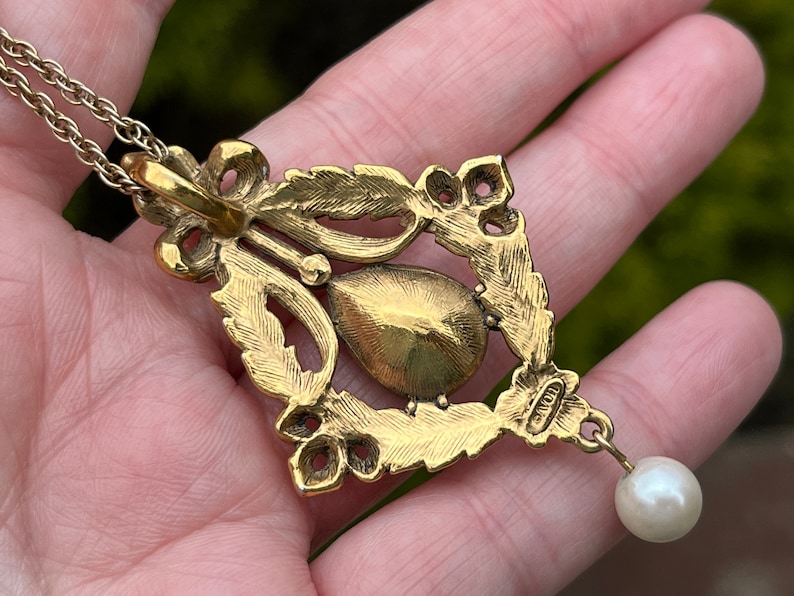 Avon Bold Traditions Pendant Necklace, Ca. 1993 - Etsy