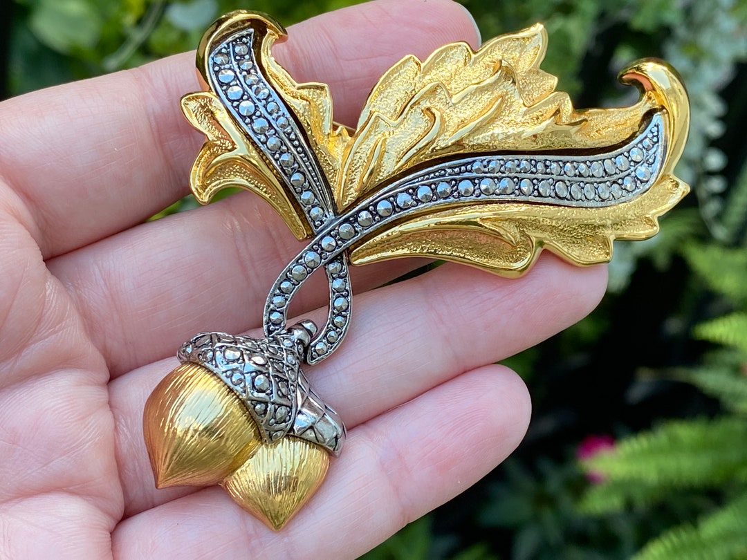 Avon Elegant Acorn Brooch, Ca. 1994 - Etsy