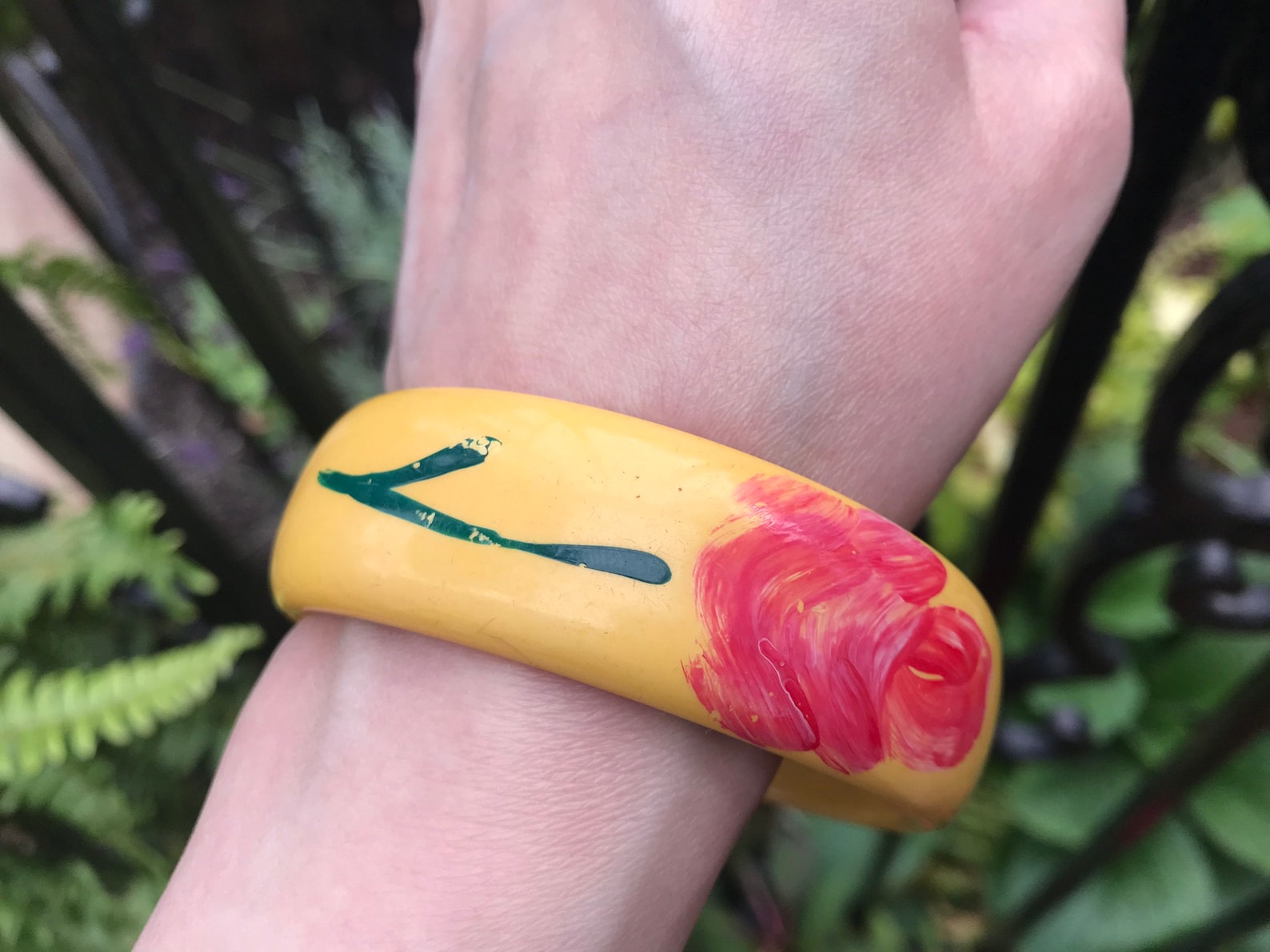Hand Painted Bakelite Bangle with Flowers ca. 1950s | Etsy