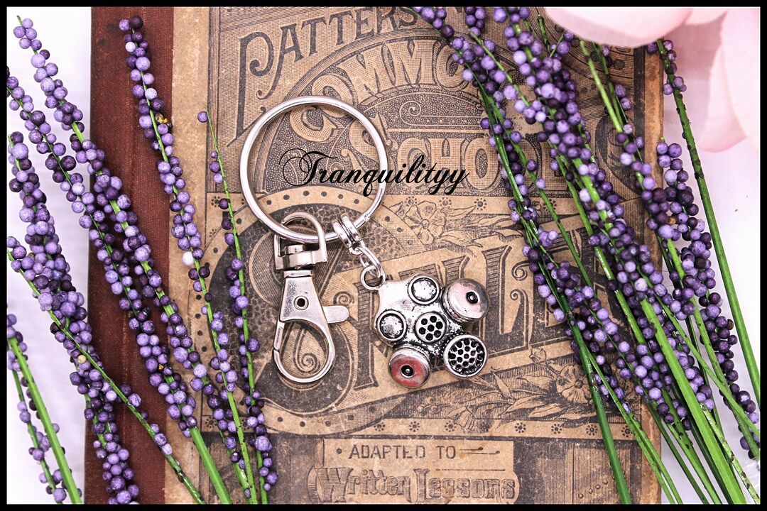 Key Ring, Gas Mask Key Ring, Steampunk Gas Mask Unisex Key Ring ...
